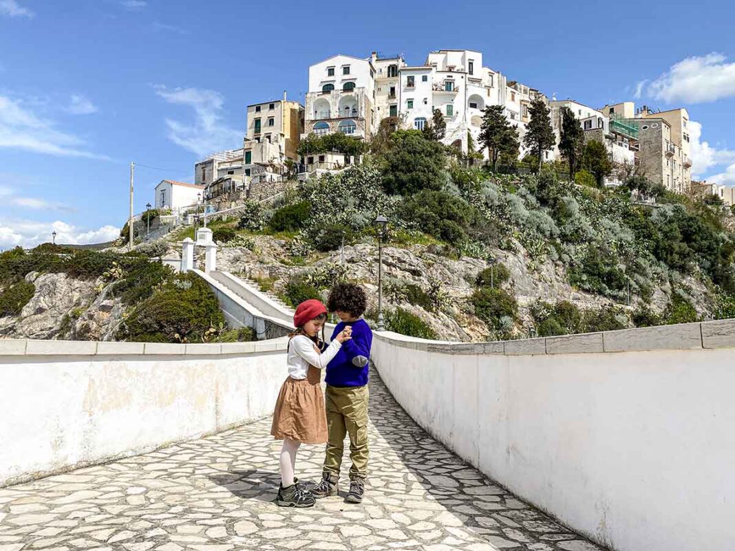 Cosa vedere a Sperlonga: spiagge bianchissime e centro storico