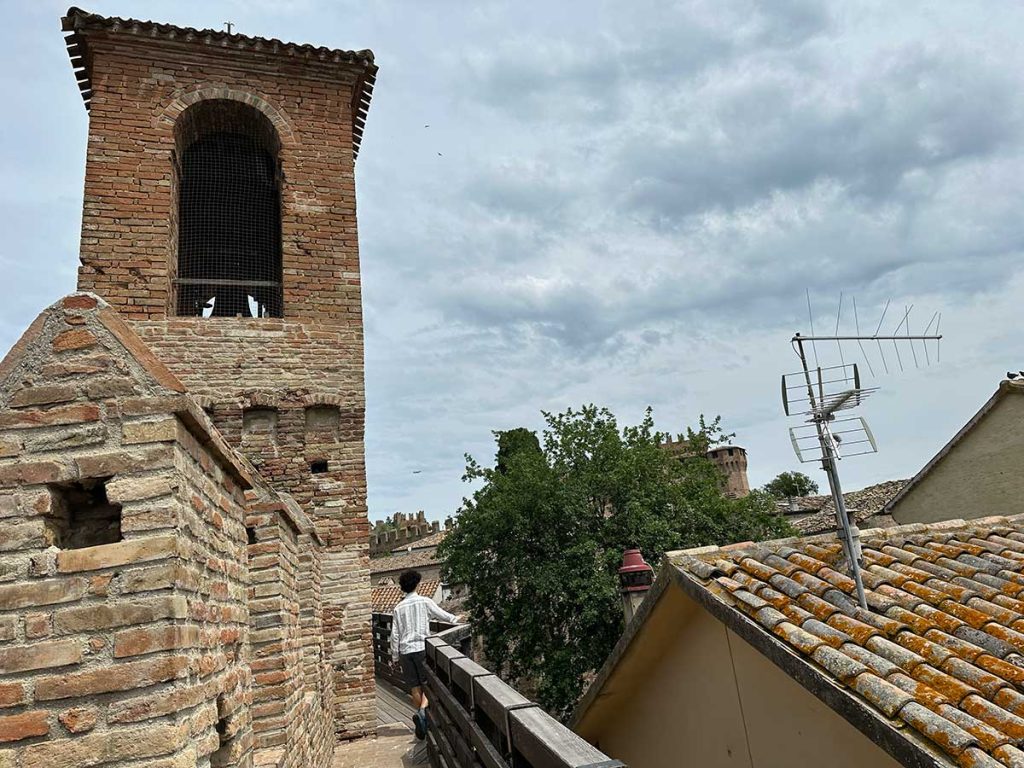 Castello di Gradara, visita tra leggende, giullari e Divina Commedia ...