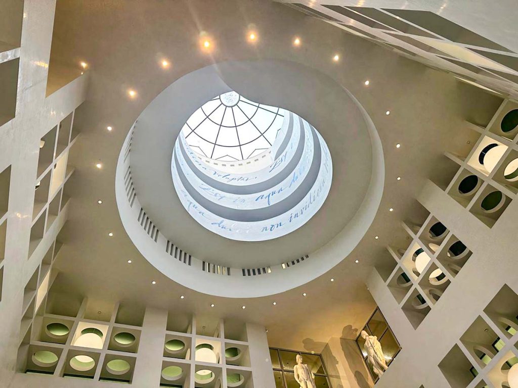 La fermata metro di Chiaia a Napoli, la più bella del mondo