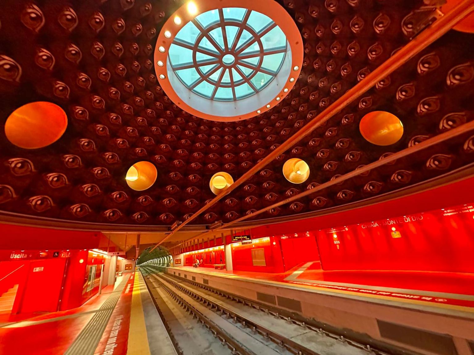 La fermata metro di Chiaia a Napoli, la più bella del mondo